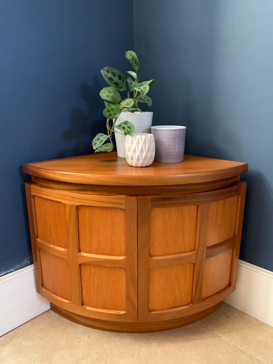 SOLD – Nathan Small Corner Unit – RECONCEPT Furniture